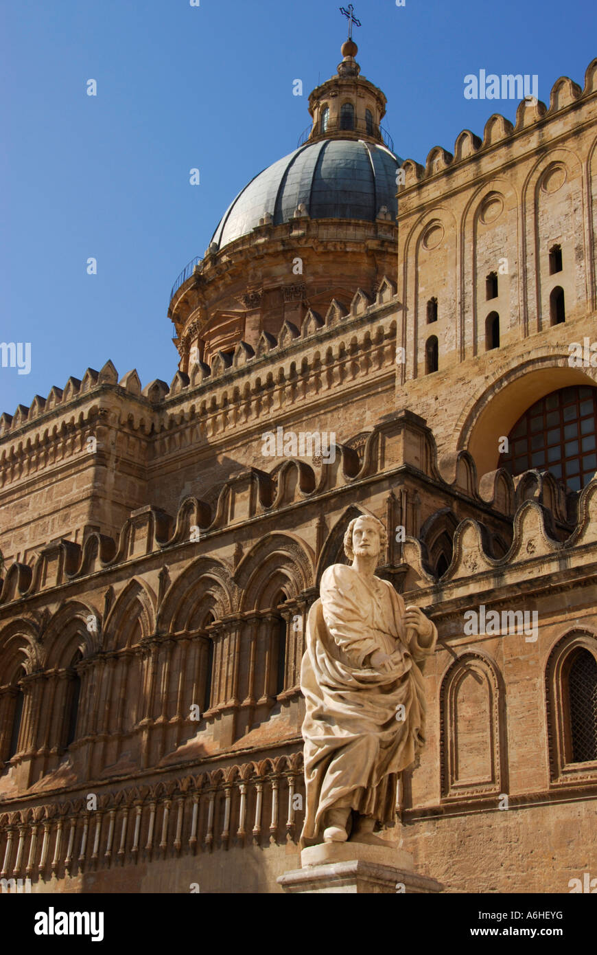 Dome palermo cathedral sicily hi-res stock photography and images - Alamy