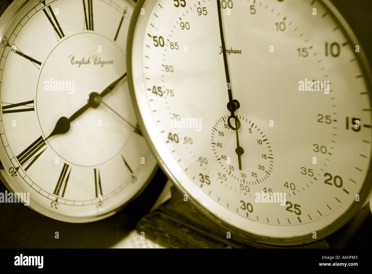 stop-clock timer and wall clock Stock Photo - Alamy