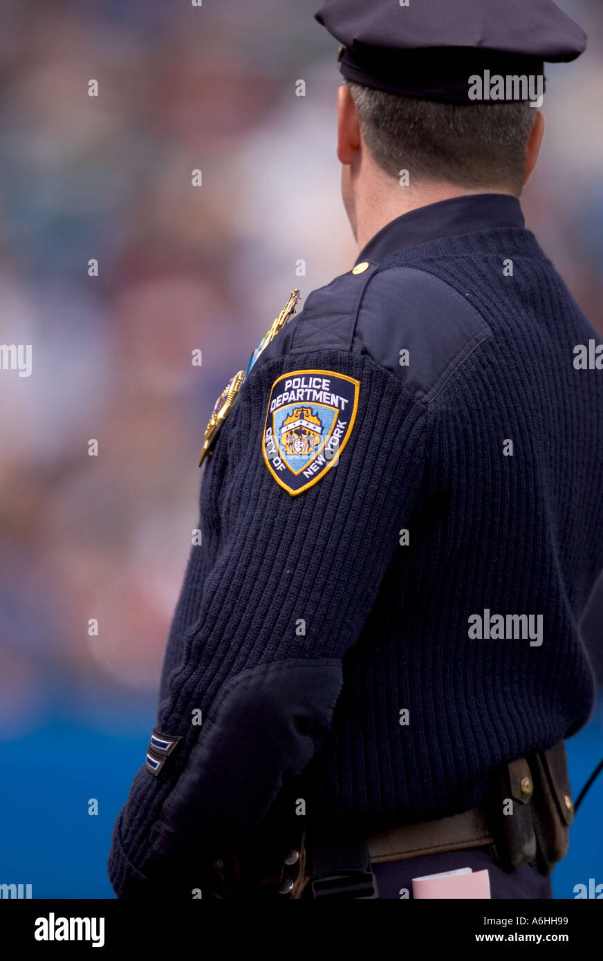 New York City policeman in uniform Stock Photo - Alamy