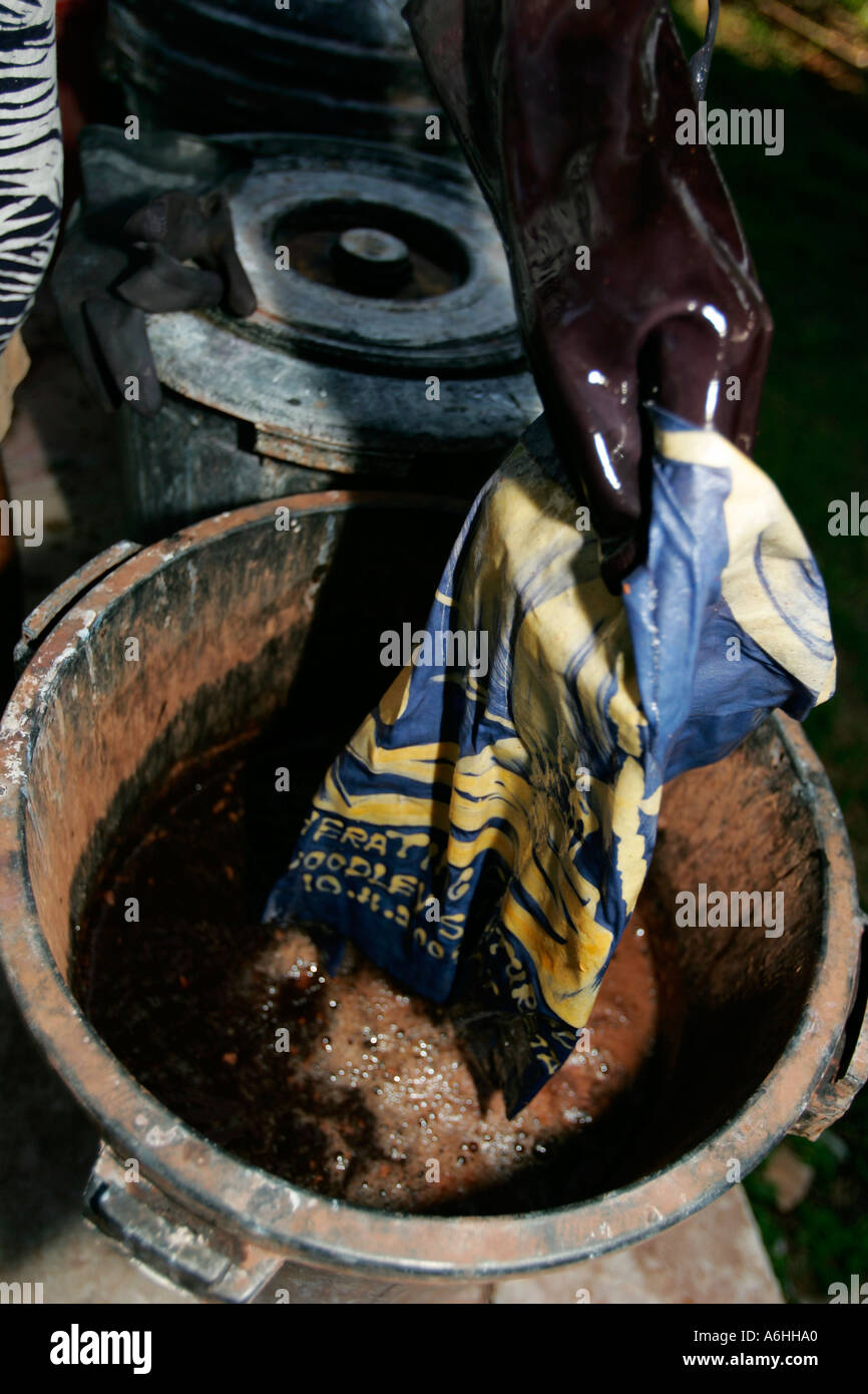 Batik dyeing hi-res stock photography and images - Alamy