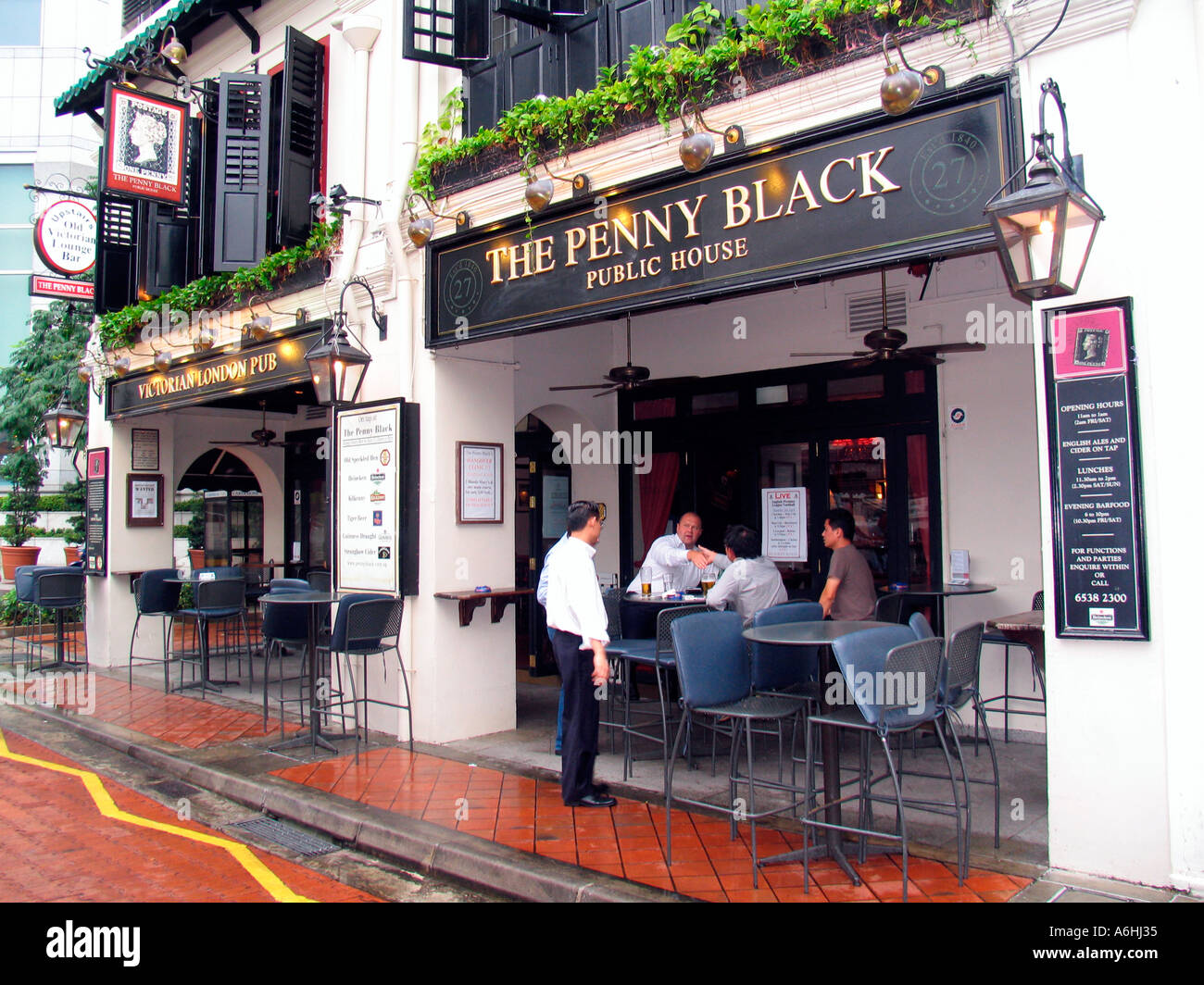 Traditional English style pub The Penny Black in the Boat Quay ...