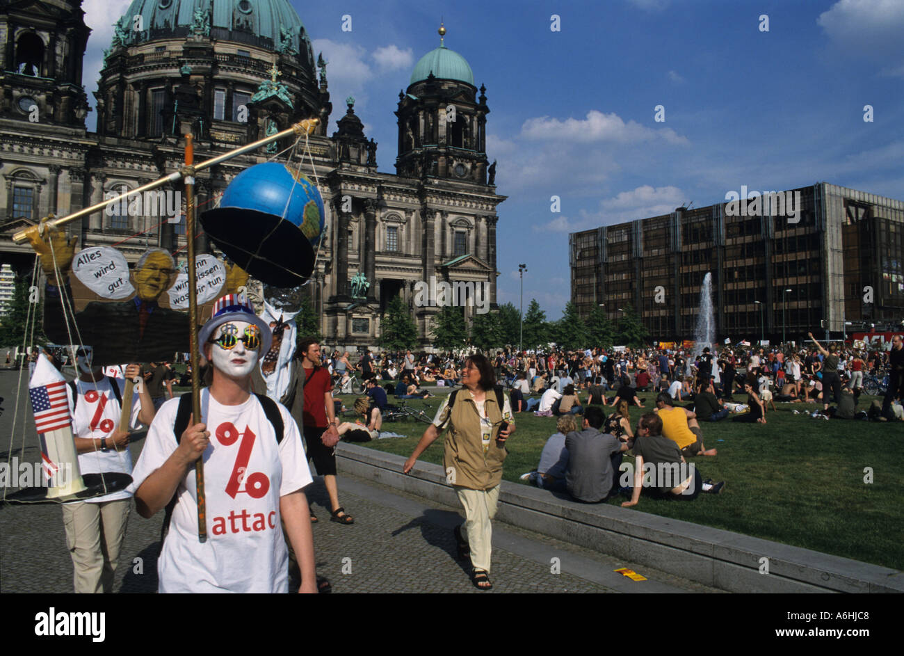 Anti globalisation hi-res stock photography and images - Alamy