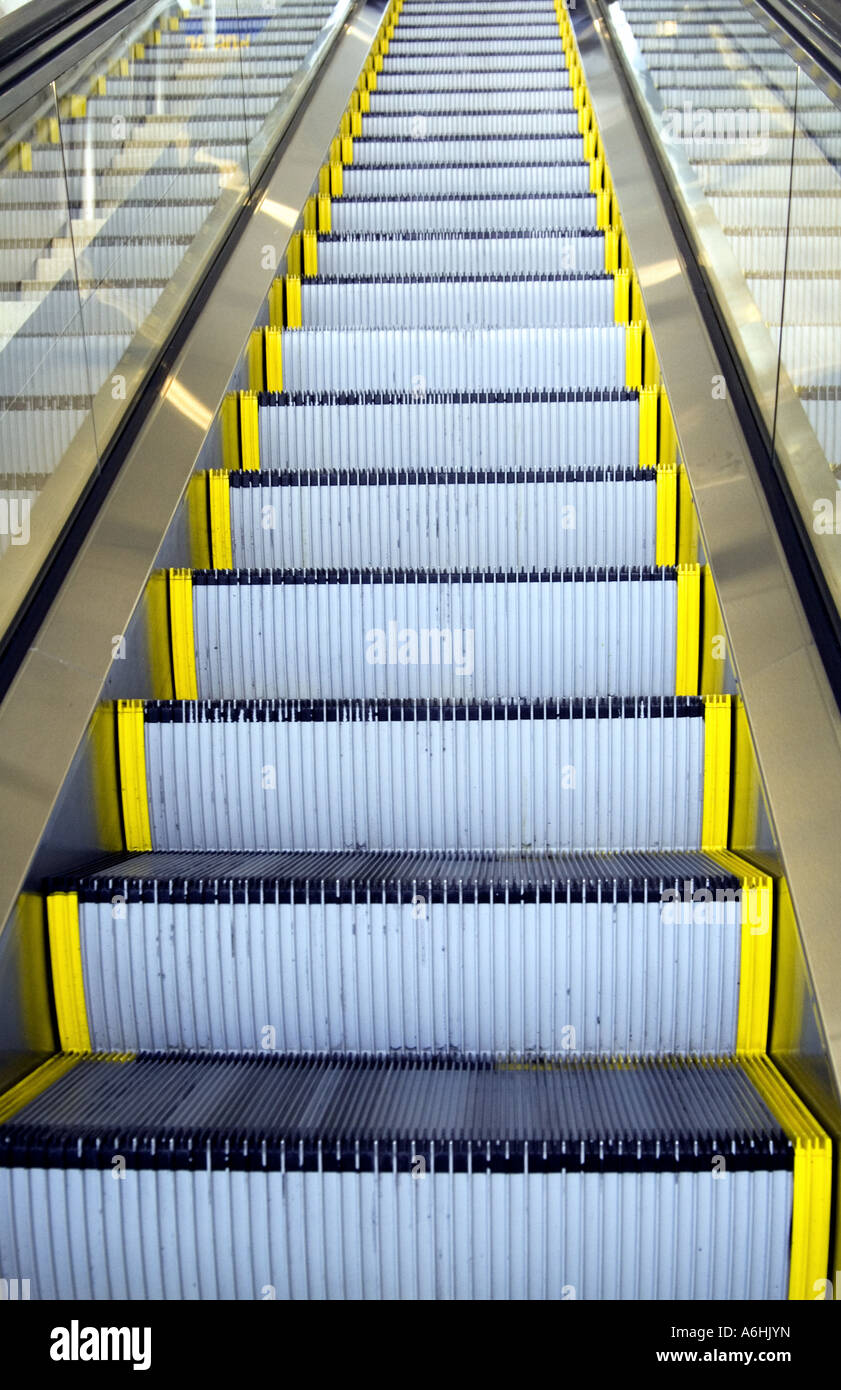 The escalator hi-res stock photography and images - Alamy