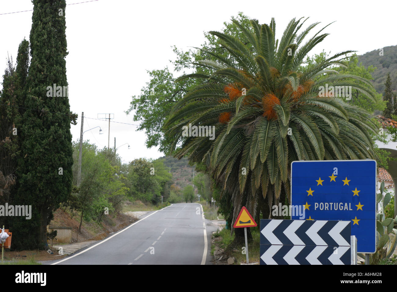 portugal spain boarder sign crossing Stock Photo - Alamy