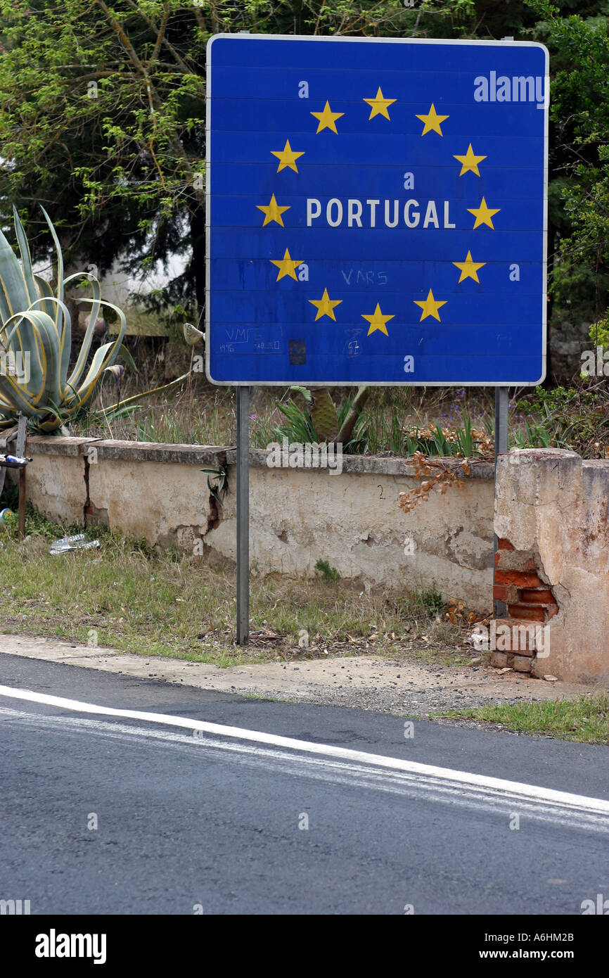 portugal spain boarder sign crossing Stock Photo - Alamy