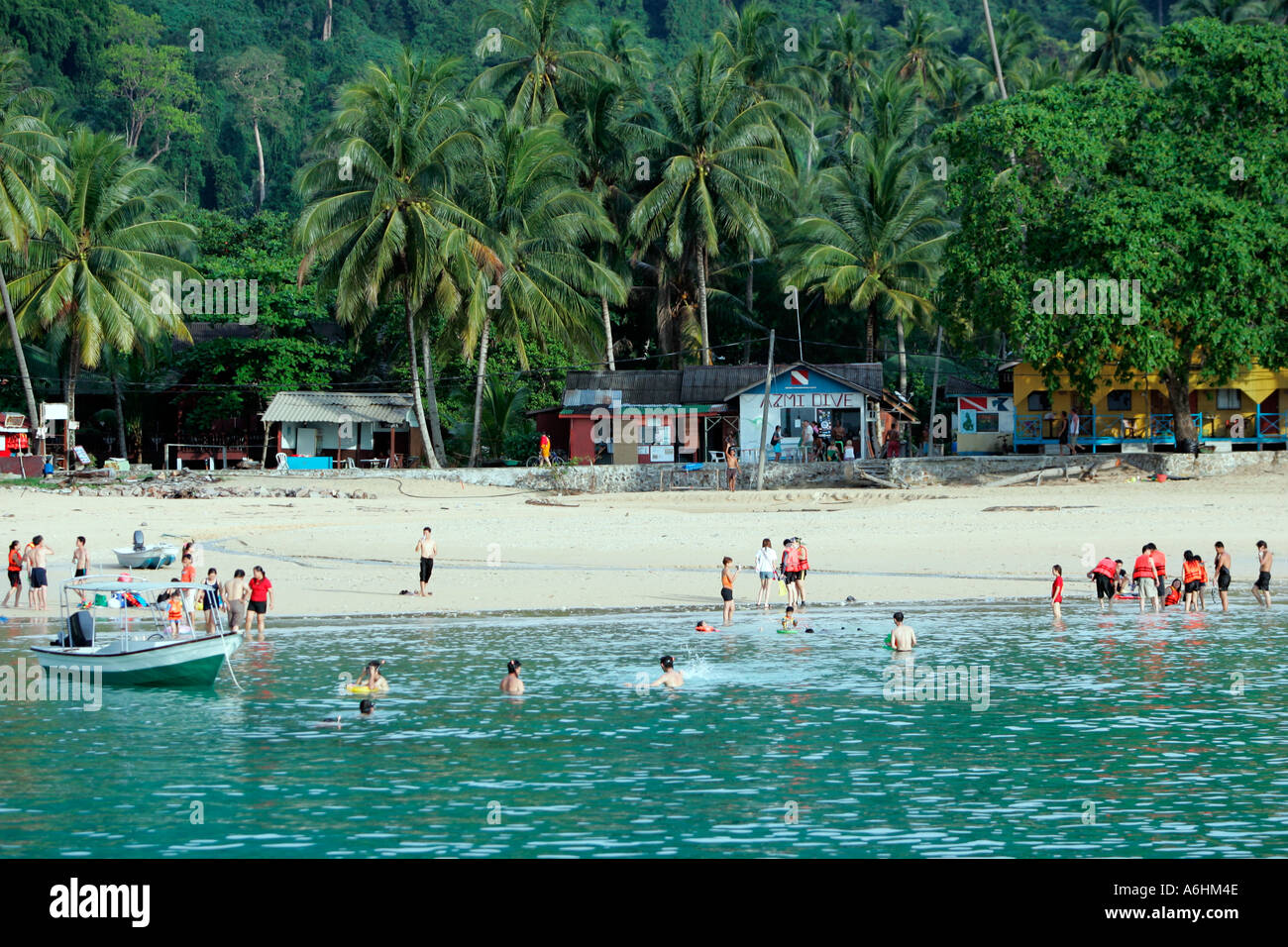 Pulau tioman snorkelling hi-res stock photography and images - Alamy