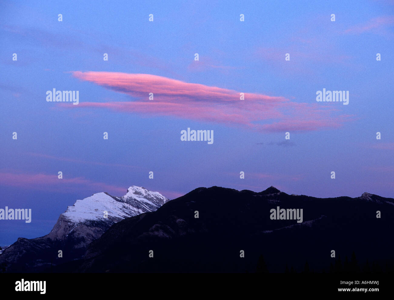 Sunset cloud over Canadian mountain range Stock Photo - Alamy