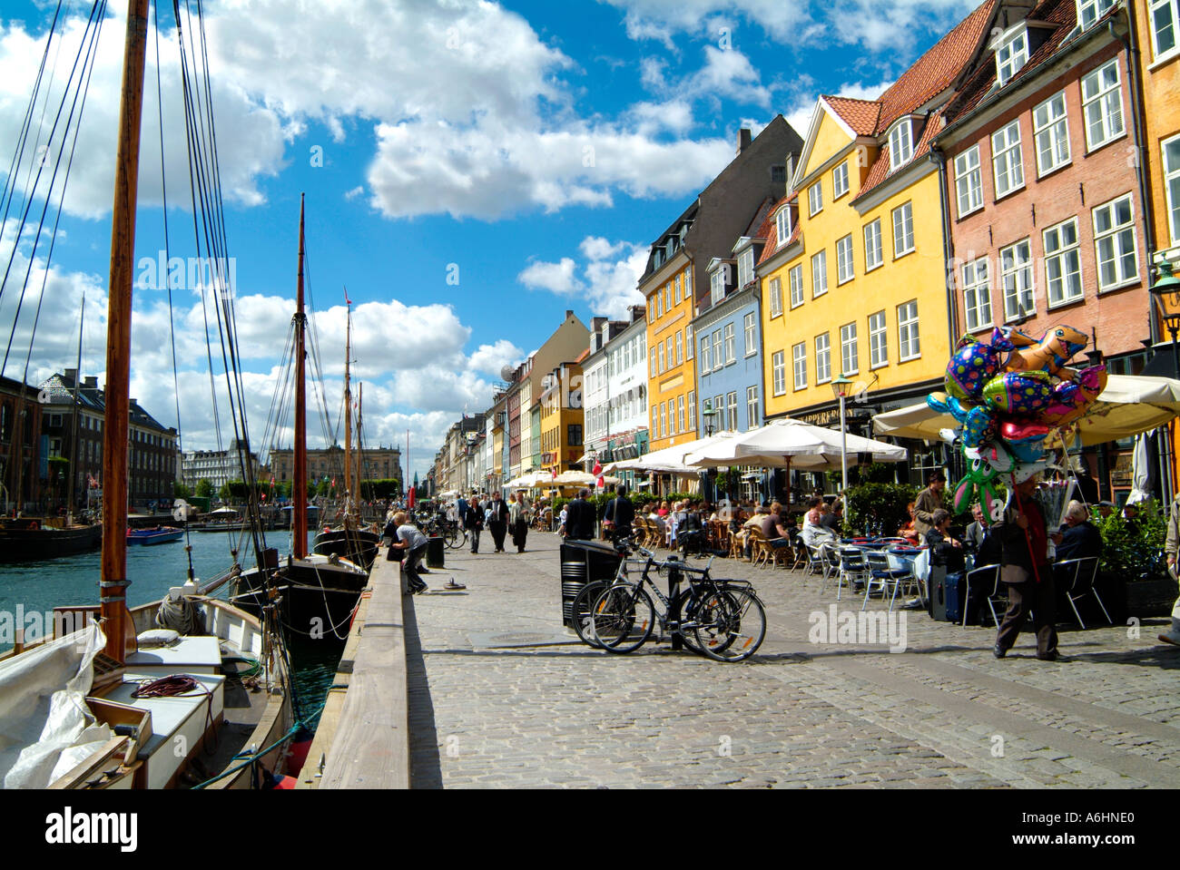 Nyhavn pedestrian waterfront street hi-res stock photography and images ...
