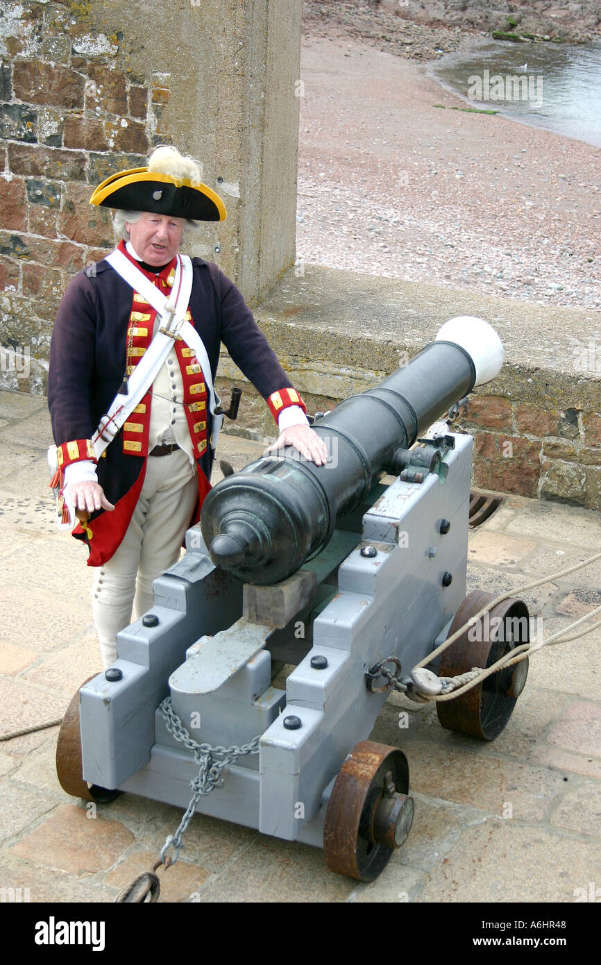 Cannon firing uk hi-res stock photography and images - Alamy