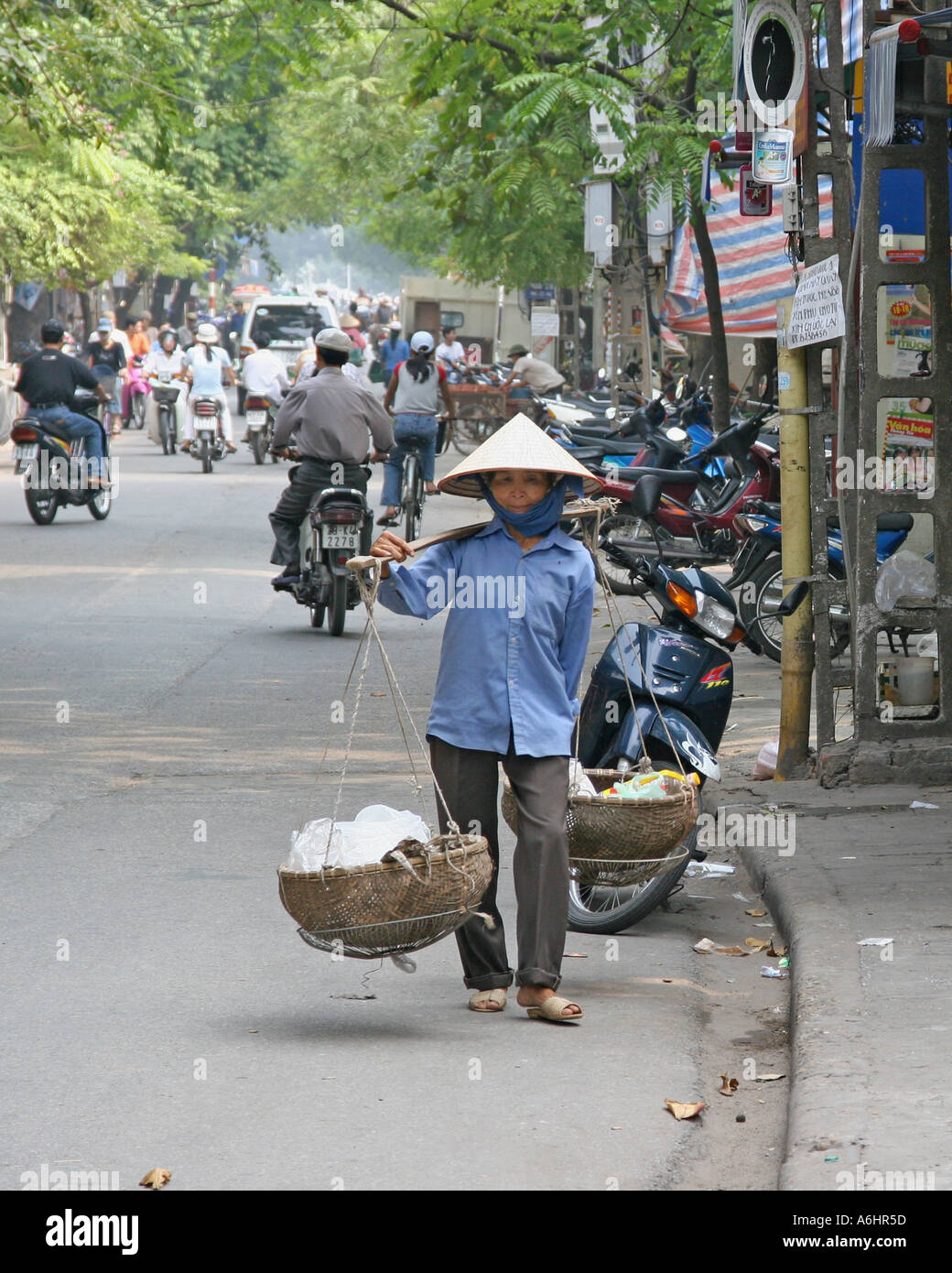 Woman Street Trader High Resolution Stock Photography and Images - Alamy
