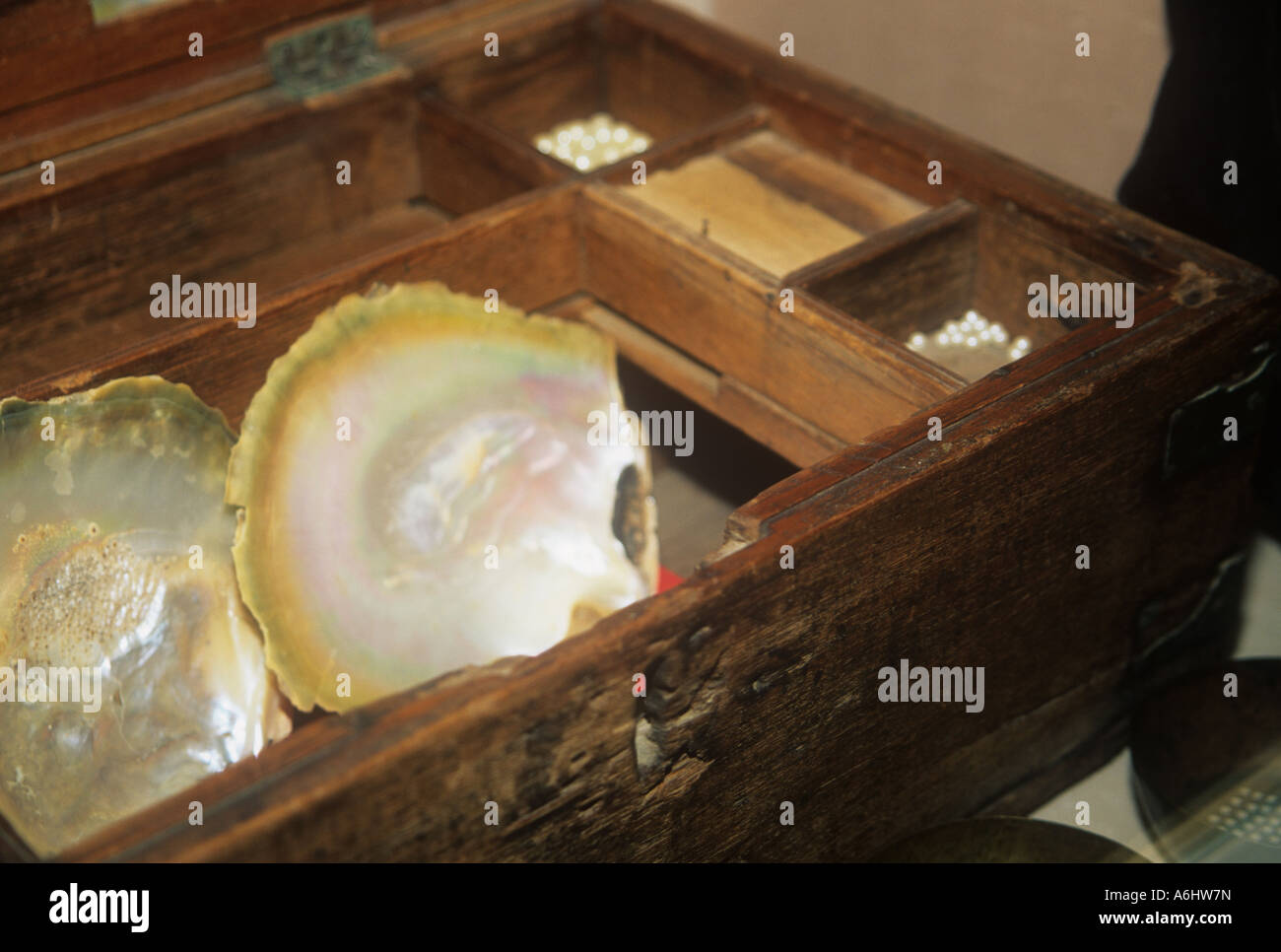 Pearl divers hi-res stock photography and images - Alamy