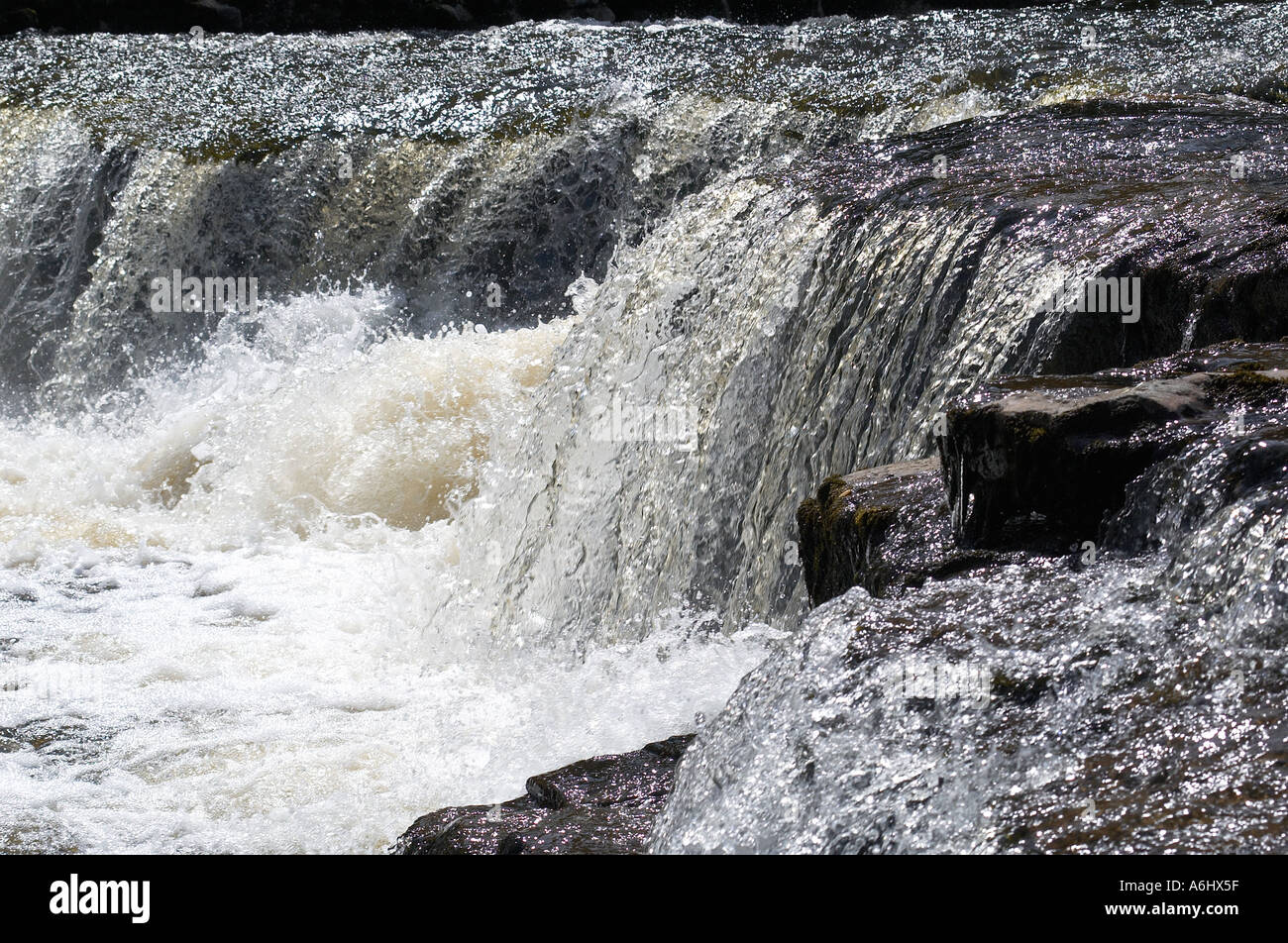 Pure clean water flowing in an English river Stock Photo - Alamy
