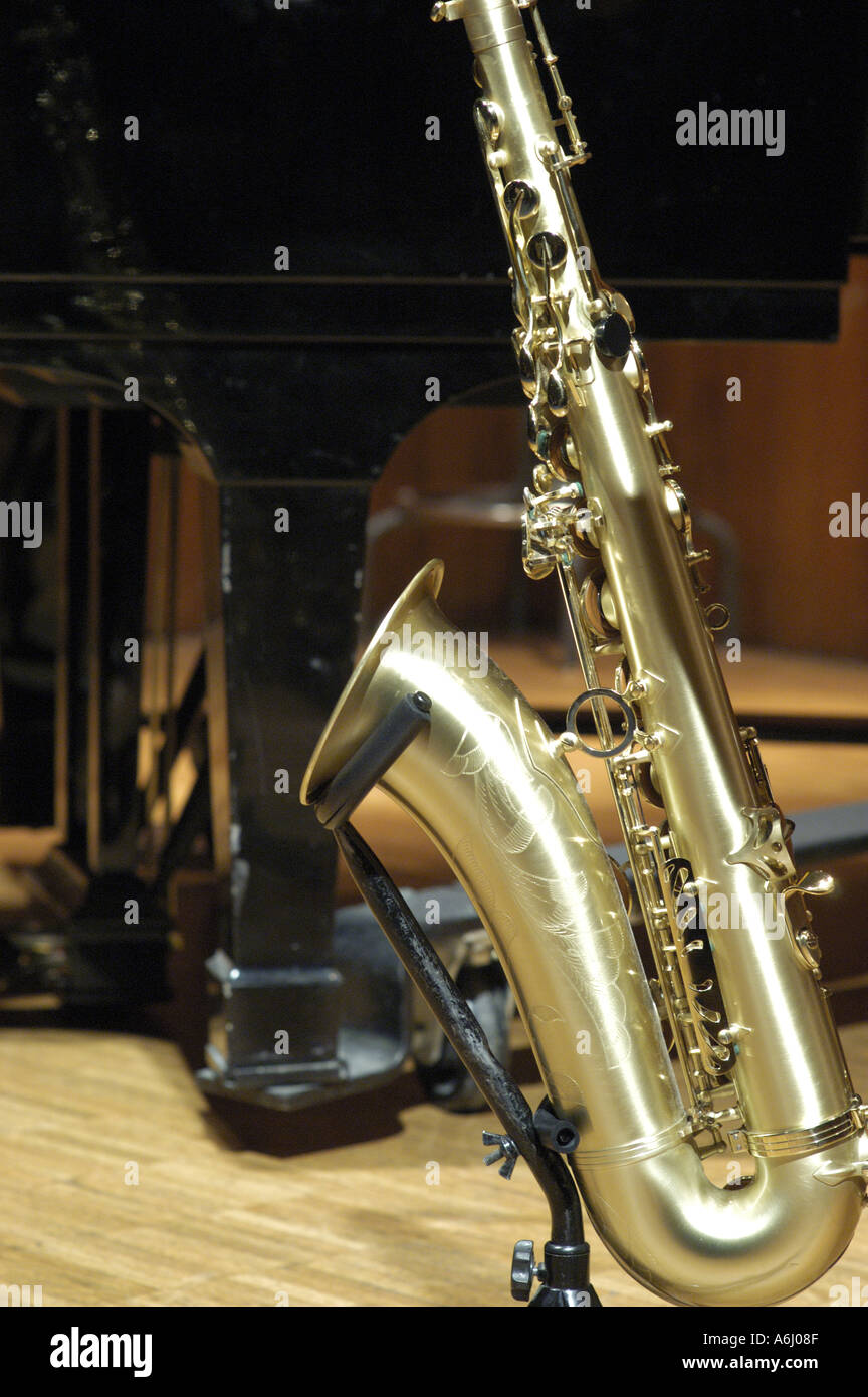 Saxophone stand hi-res stock photography and images - Alamy