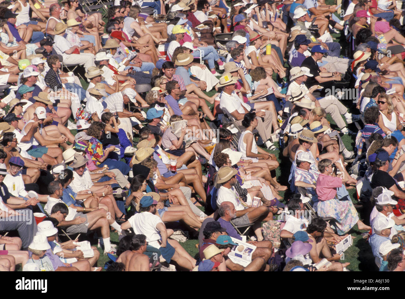 Outdoor crowd hi-res stock photography and images - Alamy