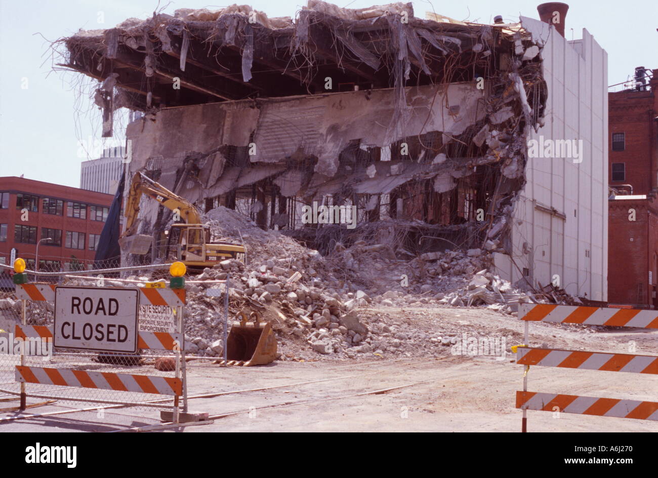 Demolishing building demolition hi-res stock photography and images - Alamy