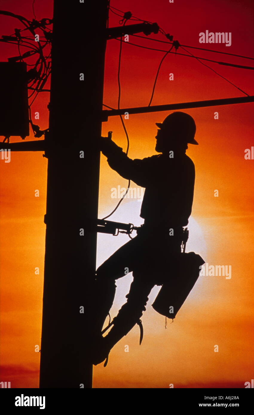 Telephone pole worker hi-res stock photography and images - Alamy