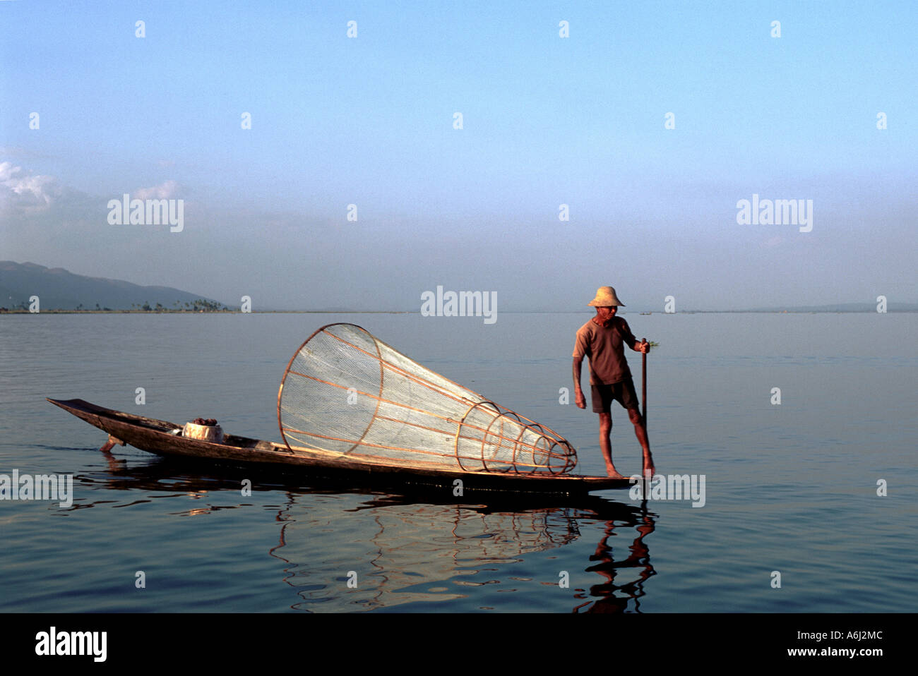 Myanmar Inle Lake Intha Fisherman Stock Photo - Alamy