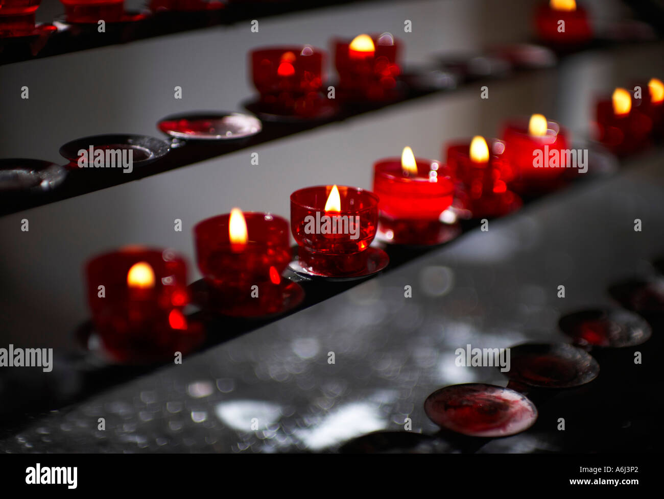 Offertory candles hi-res stock photography and images - Alamy