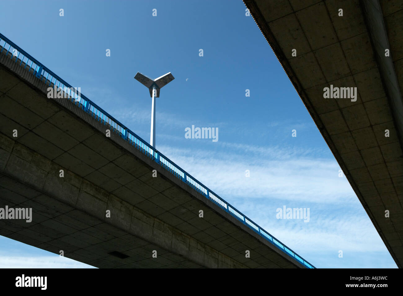 Concrete bridges hi-res stock photography and images - Alamy