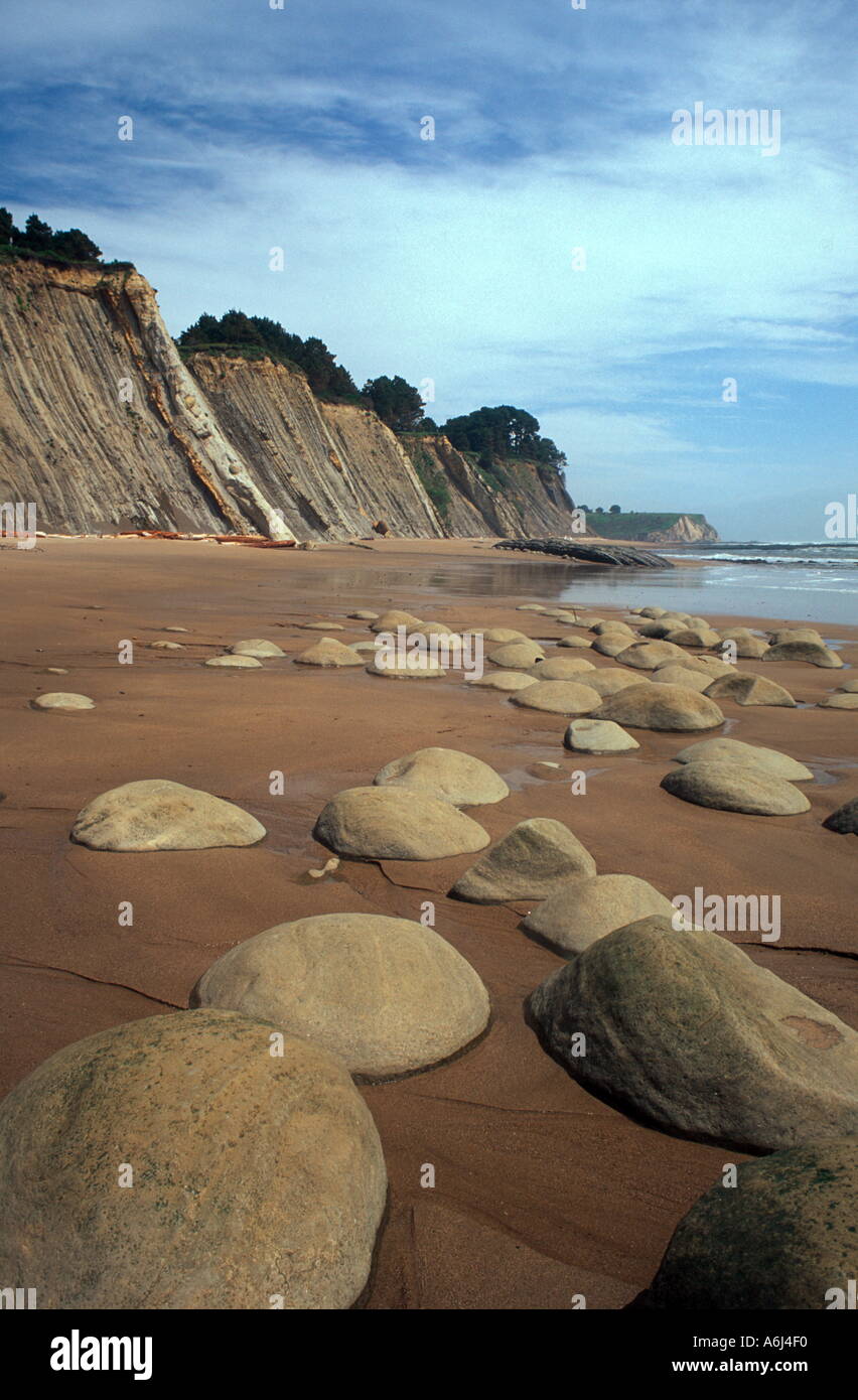 Rocks on the Beach Stock Photo - Alamy