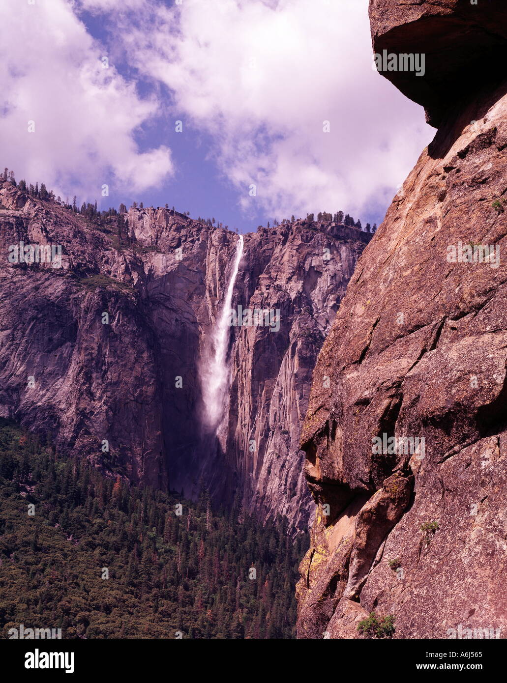 Ribbon fall yosemite national park hi-res stock photography and images ...