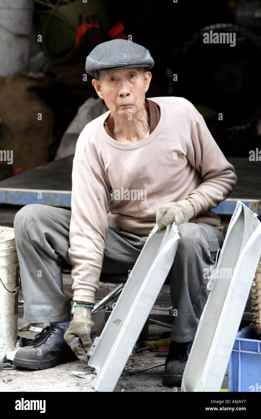 Hong kong elderly employee hi-res stock photography and images - Alamy