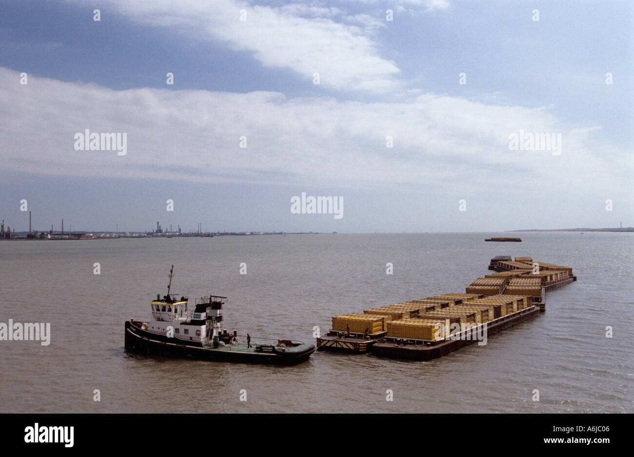 Mucking landfill hi-res stock photography and images - Alamy