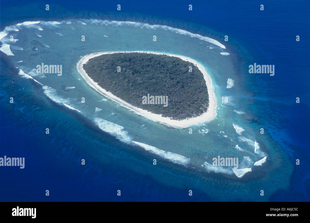 Fringing reef hi-res stock photography and images - Alamy