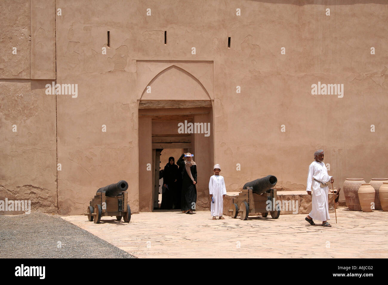 Omani family hi-res stock photography and images - Alamy