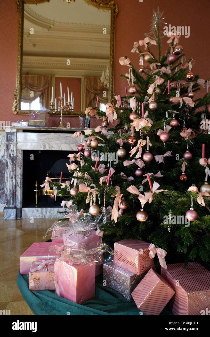 Tons of gifts hi-res stock photography and images - Alamy