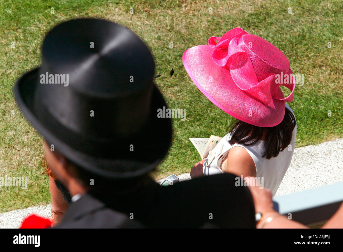 People at horse races, Royal Ascot, Great Britain Stock Photo - Alamy