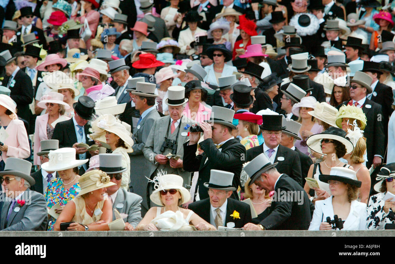 Posh horse races hi-res stock photography and images - Alamy