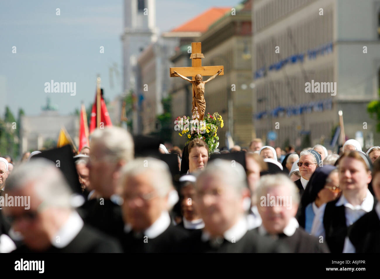 Group of nuns praying hi-res stock photography and images - Alamy
