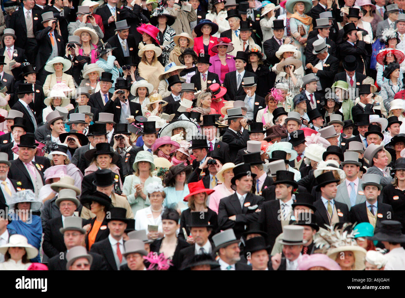 People at Royal Ascot horse race, York, Great Britain Stock Photo - Alamy