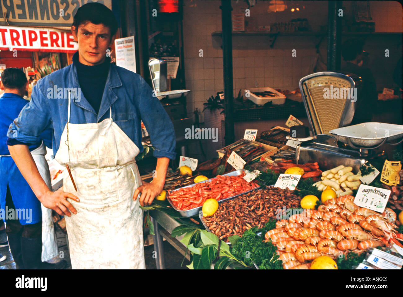 Fishmonger Paris France Stock Photo - Alamy