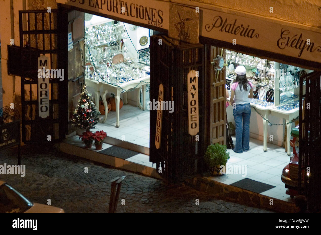 silver shop - taxco street - mexico Stock Photo - Alamy