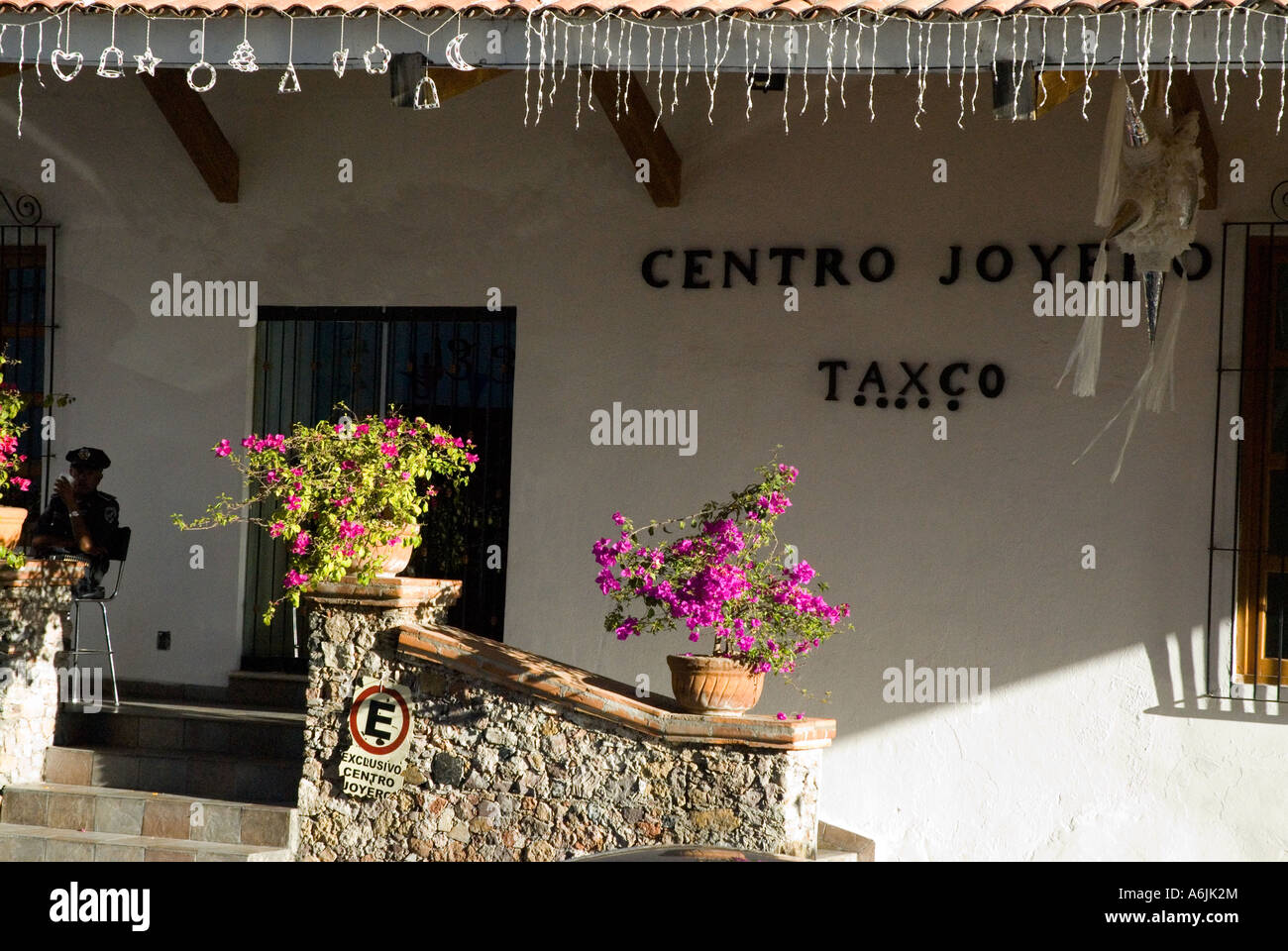 silver shop - taxco street - mexico Stock Photo - Alamy