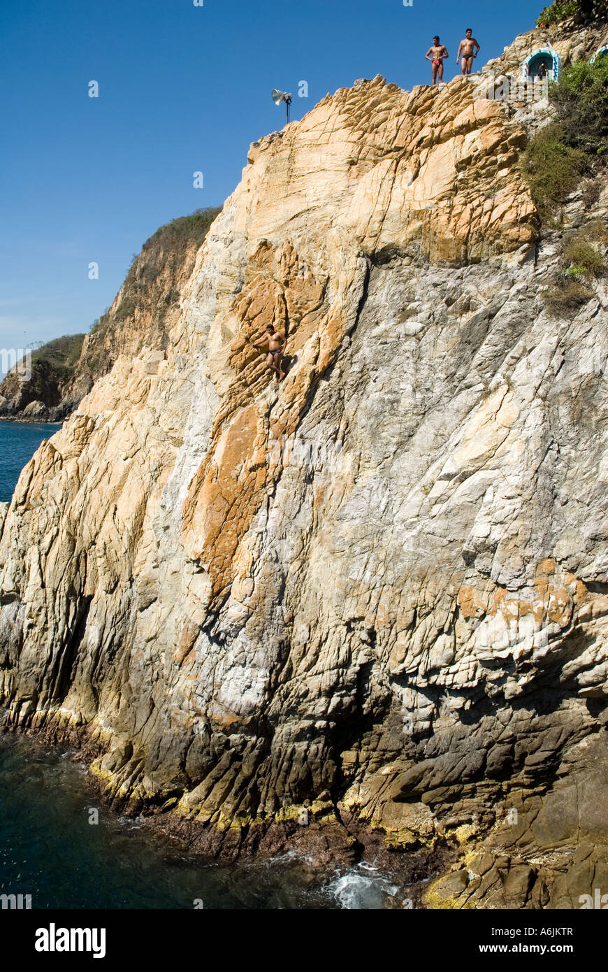 Acapulco la quebrada diving hi-res stock photography and images - Alamy