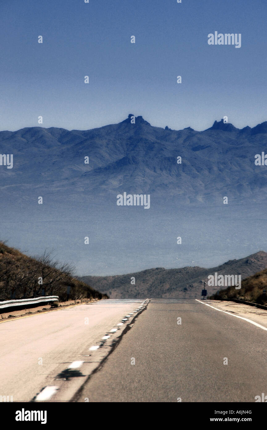 Stretch of open highway on interstate 15 Stock Photo - Alamy