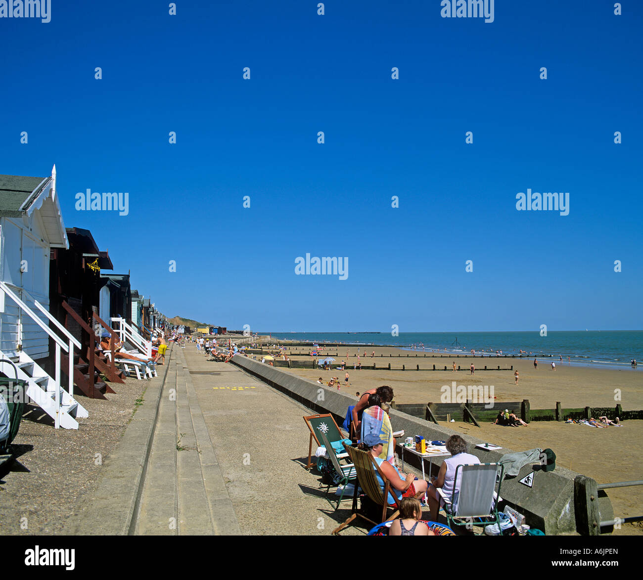 Frinton beach huts Stock Photo - Alamy