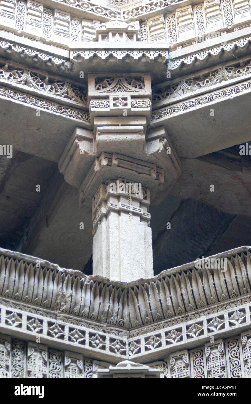 Adalaj stepwell architecture hi-res stock photography and images - Alamy