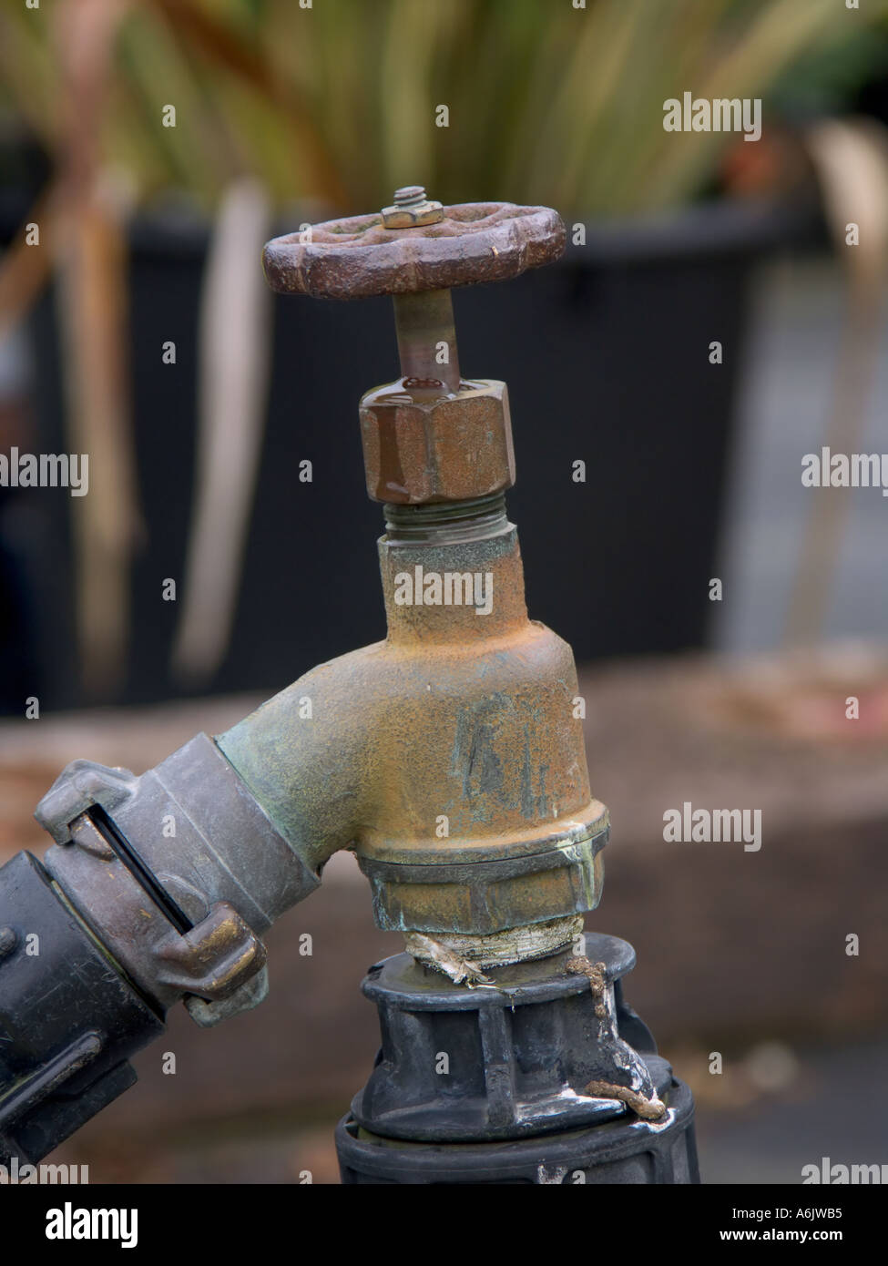 Center tap hi-res stock photography and images - Alamy