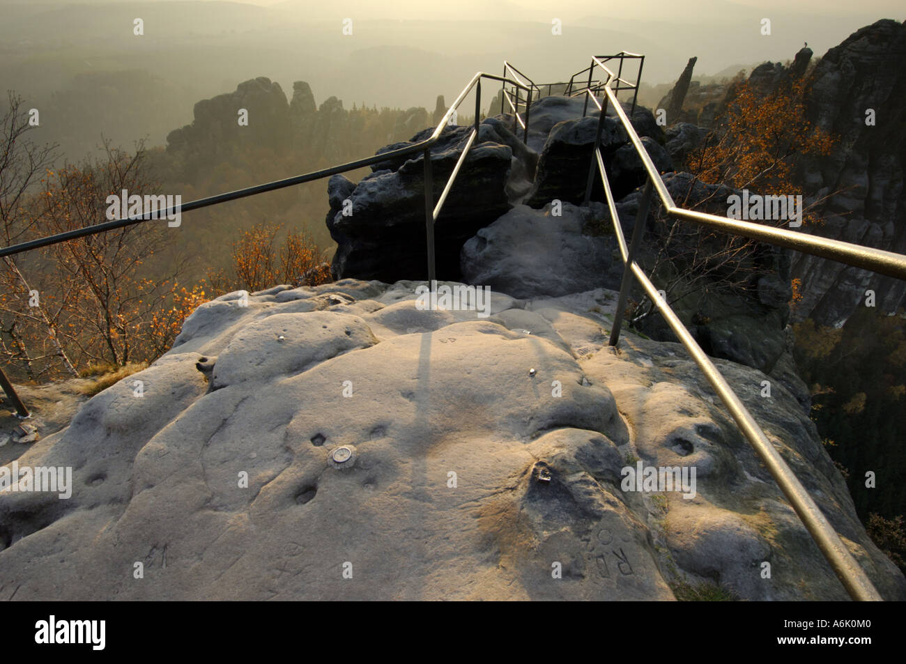 Ledge paths hi-res stock photography and images - Alamy