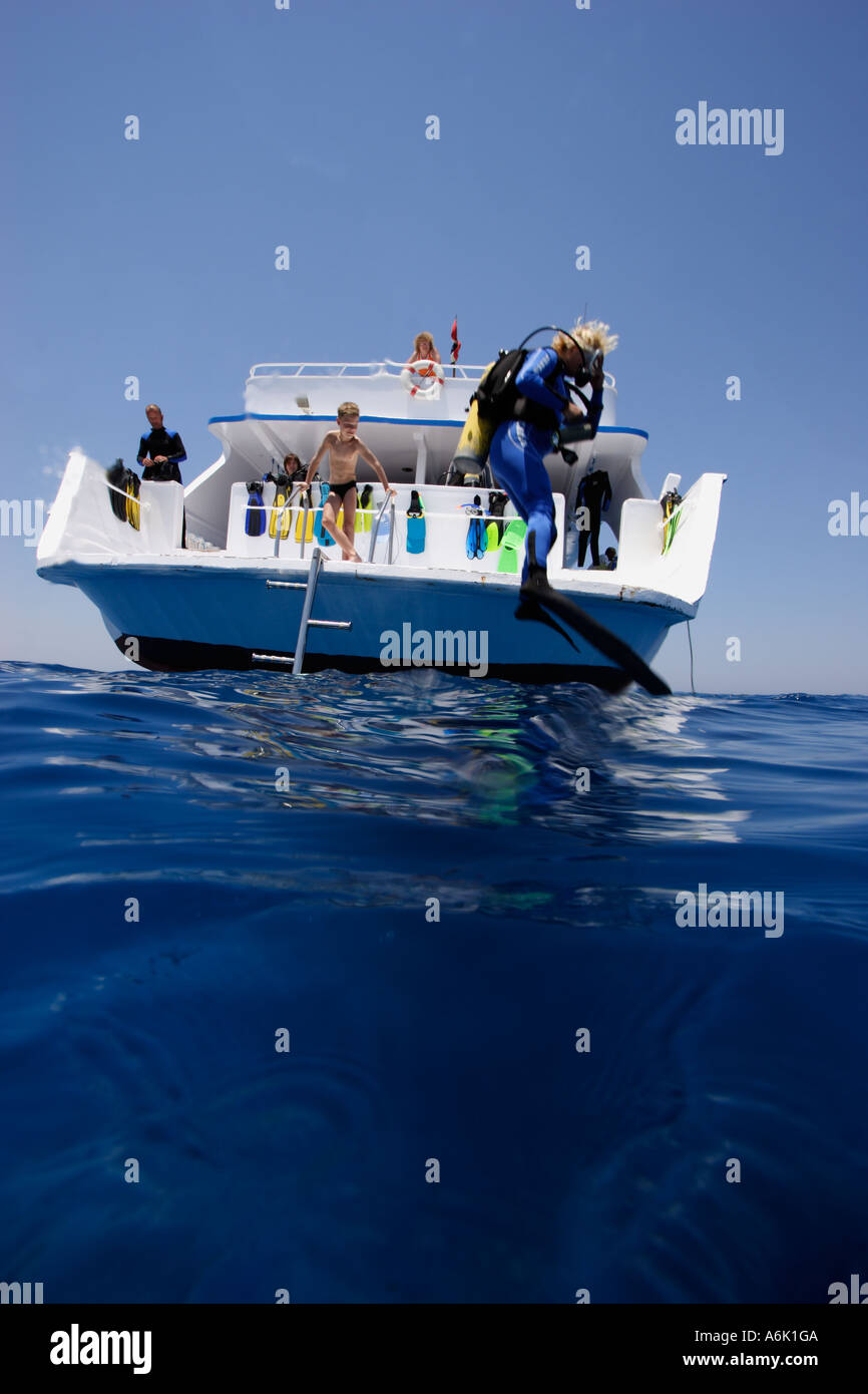 Diveboat hi-res stock photography and images - Alamy