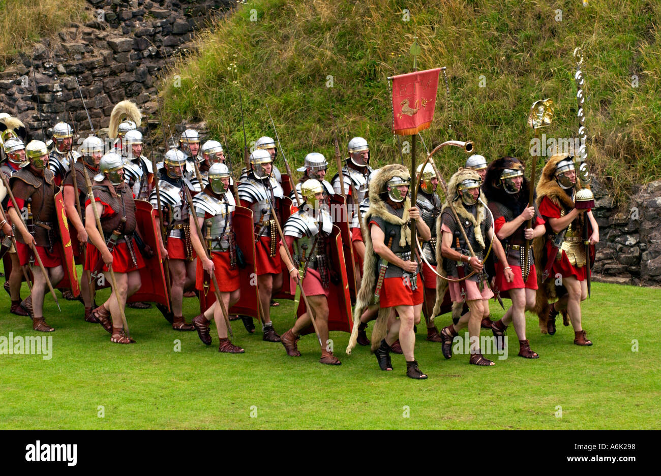 Roman soldiers marching hi-res stock photography and images - Alamy