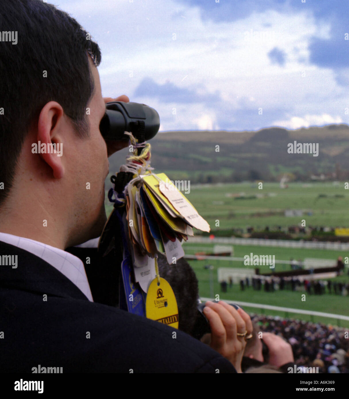 Cheltenham races spectators hi-res stock photography and images - Alamy