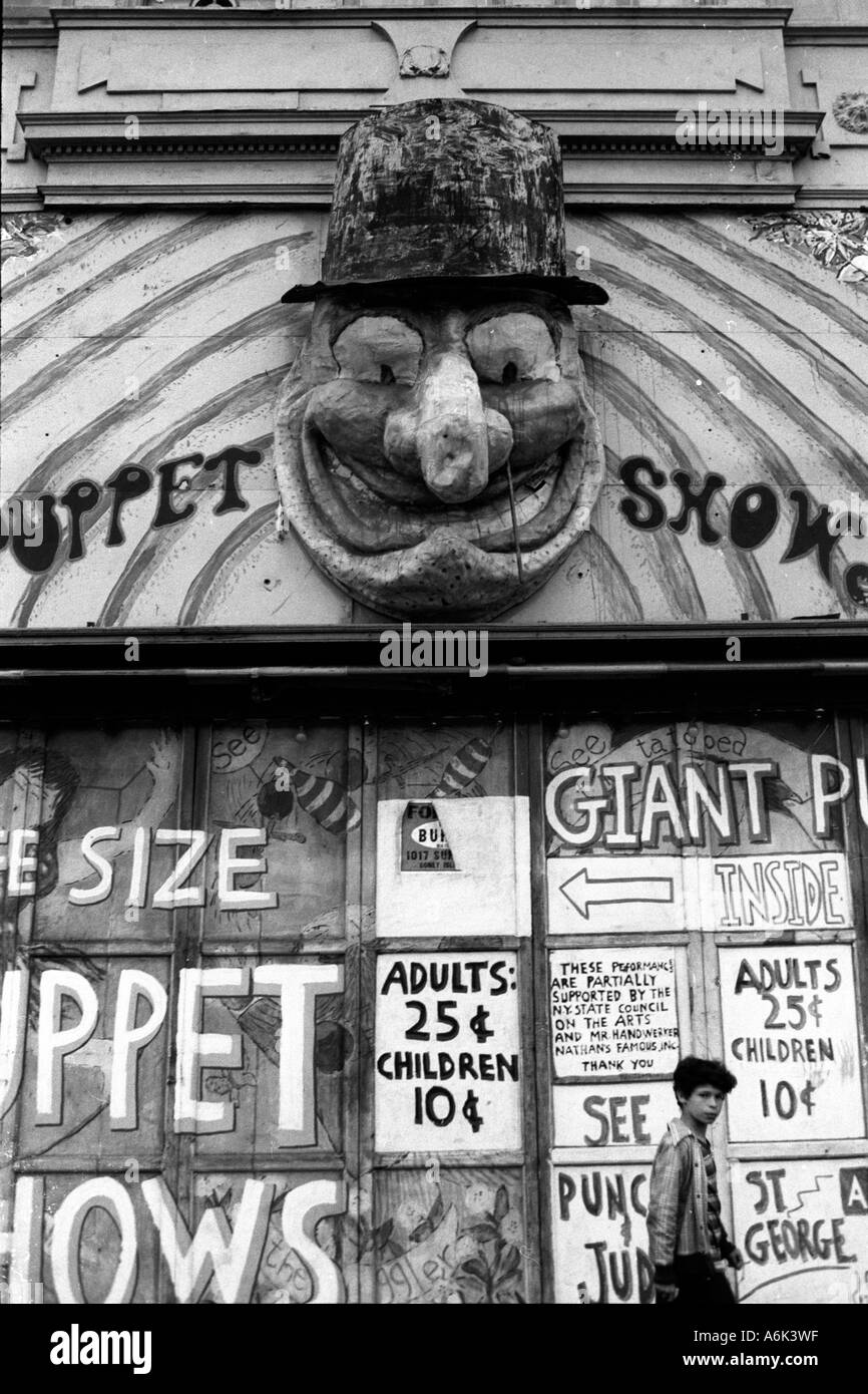 American puppet Black and White Stock Photos & Images - Alamy