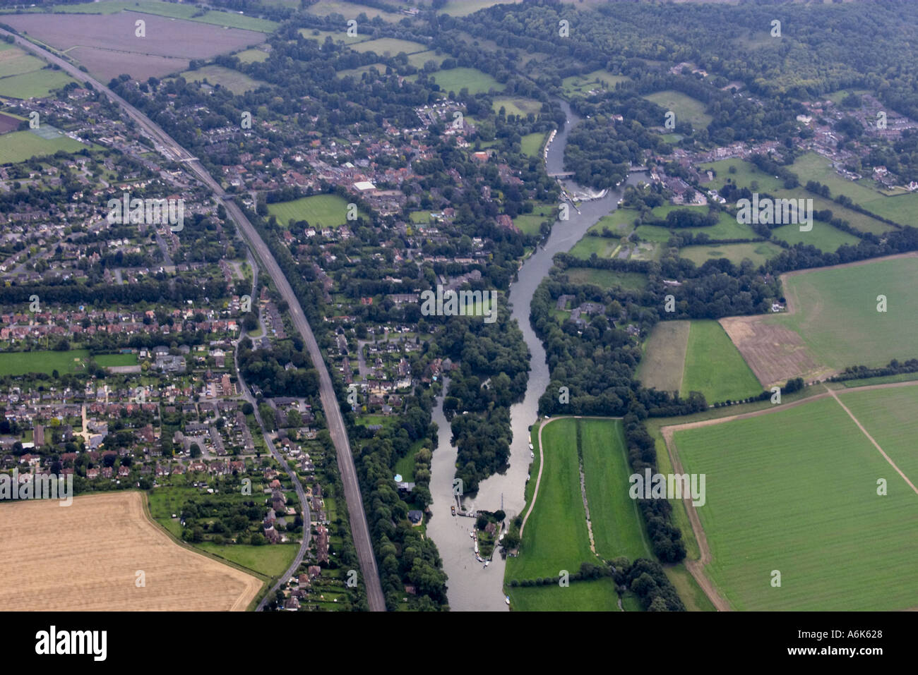 Aerial photo of Thatcham with River Kennet and Avon Stock Photo - Alamy