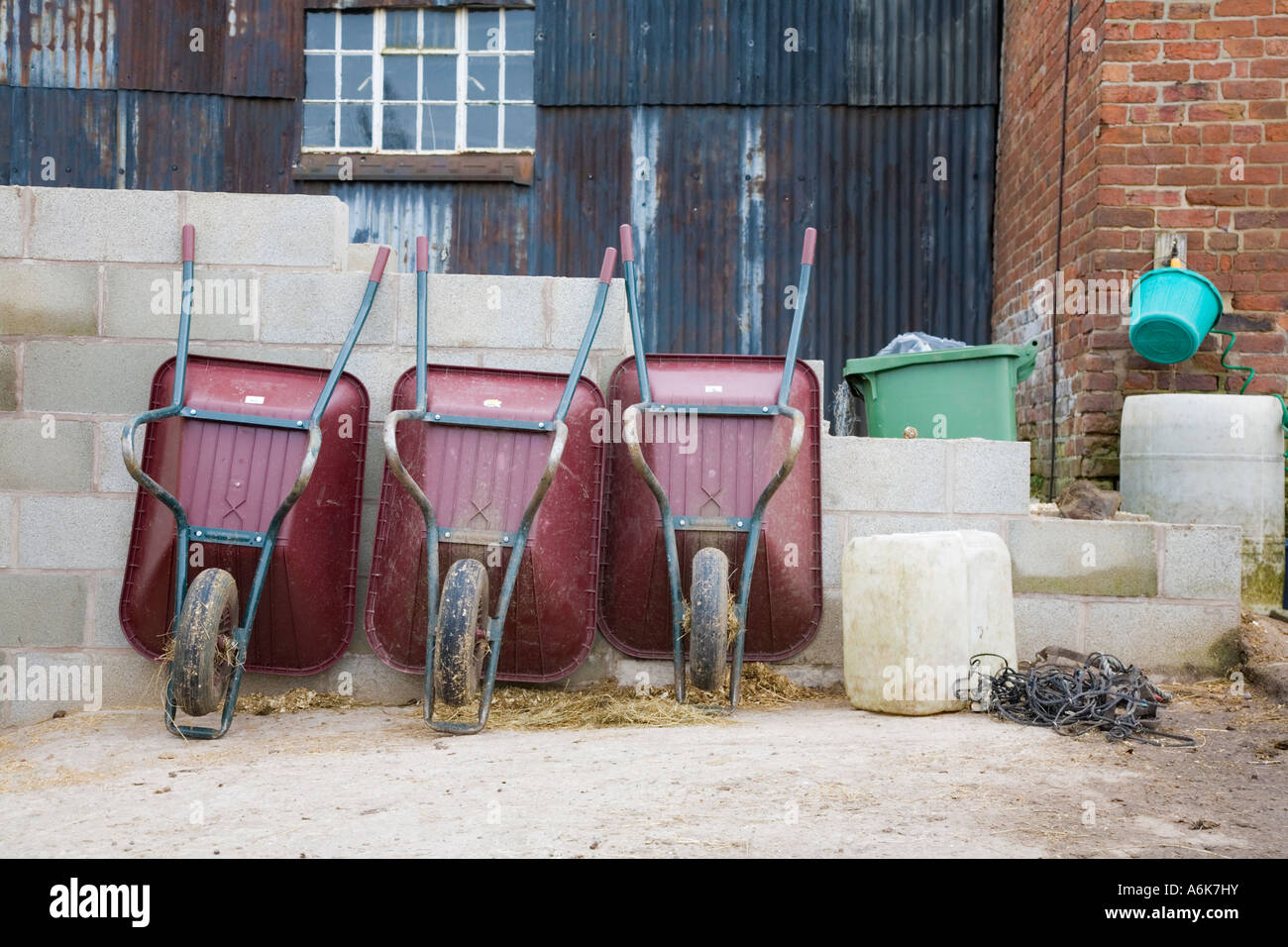 Upright wheelbarrows hi-res stock photography and images - Alamy