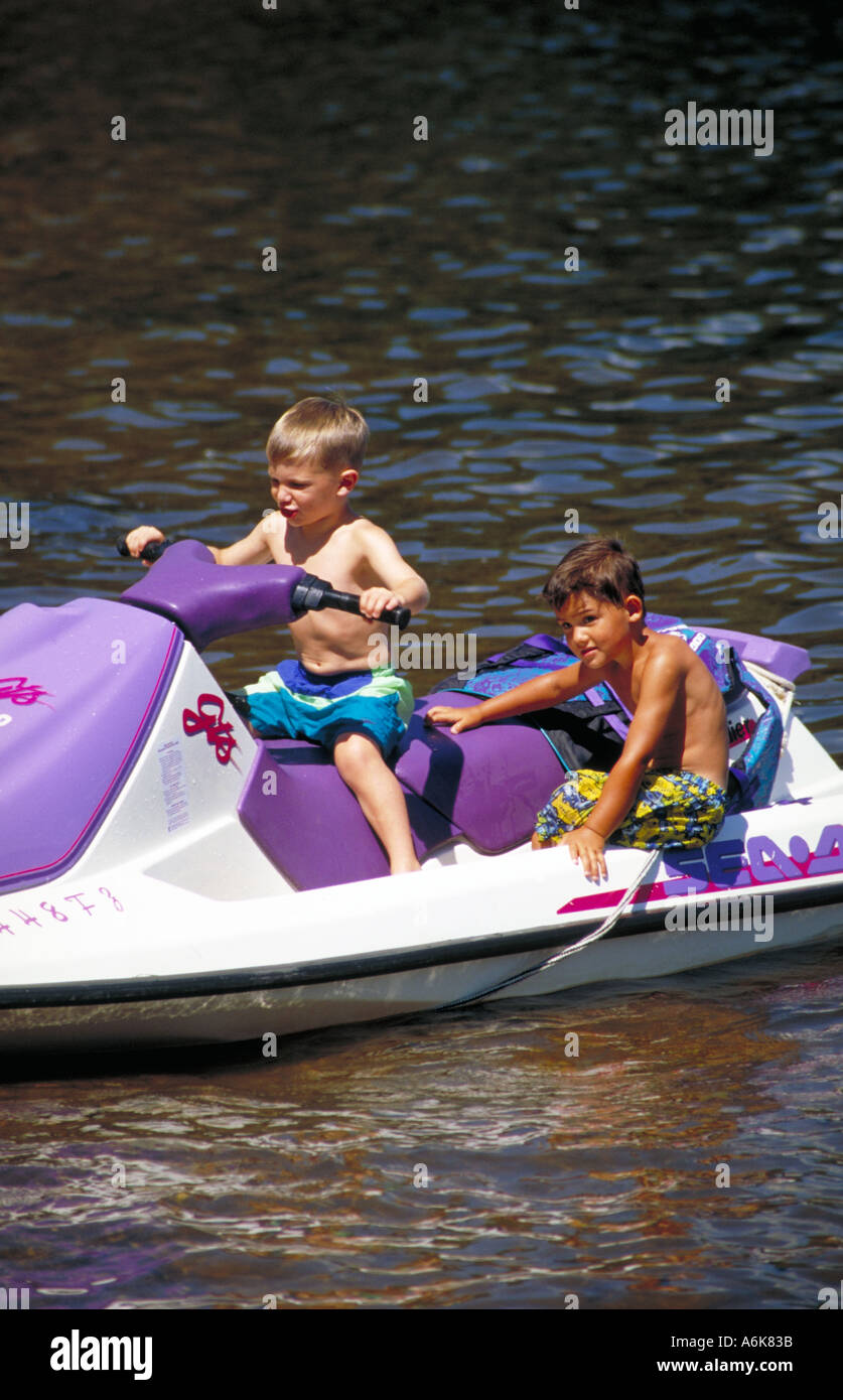 Water ski school hi-res stock photography and images - Alamy